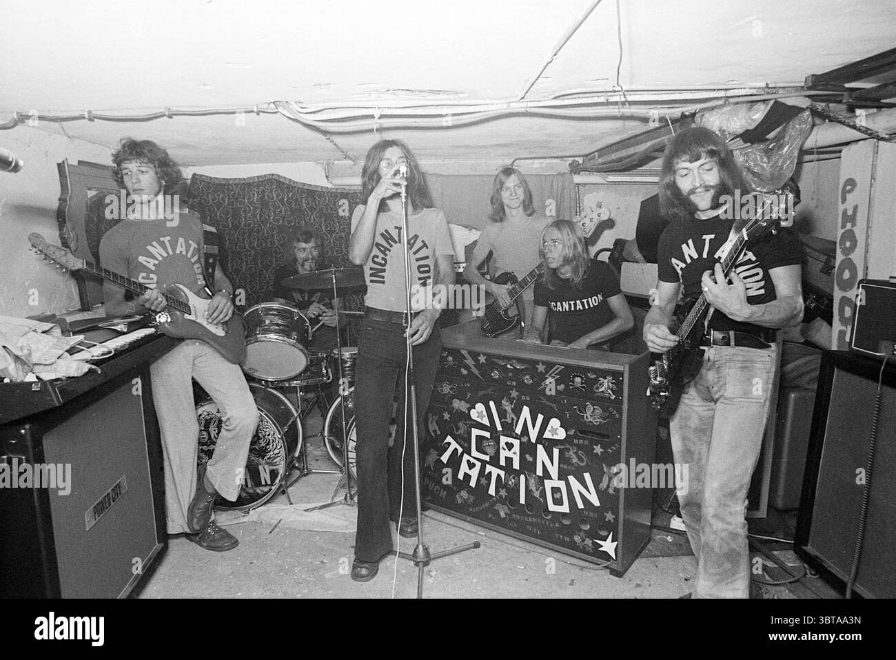 Lead vocalist stands hi-res stock photography and images - Alamy