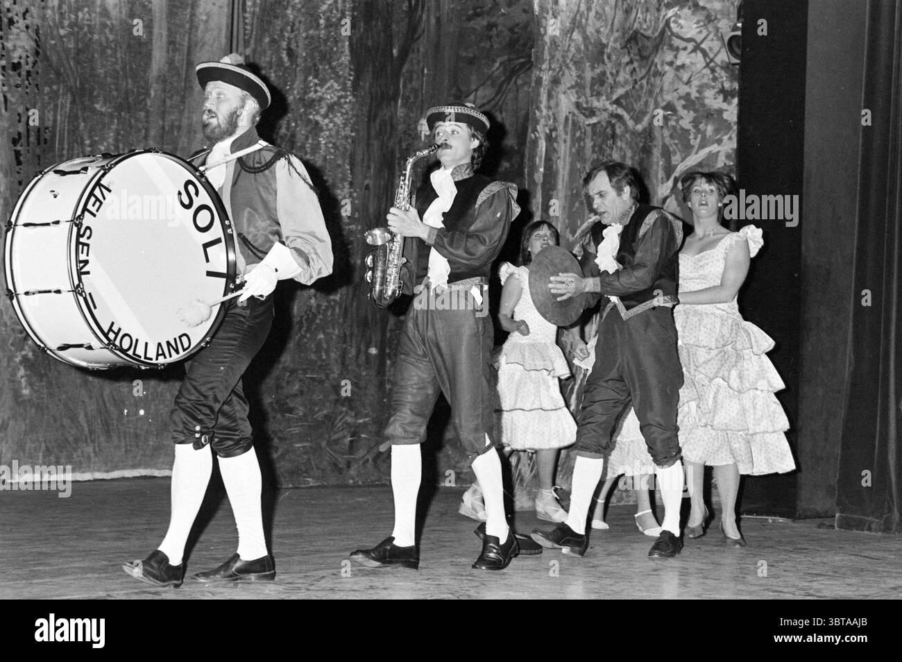 Theater by teachers IJmuiden Theater IJmuiden The Netherlands, Whizgle ...