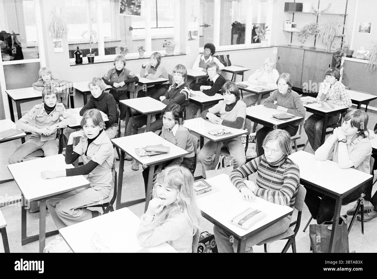 First grade Coornhert Lyceum H'lem Schools, Whizgle News, Dutch Desk ...