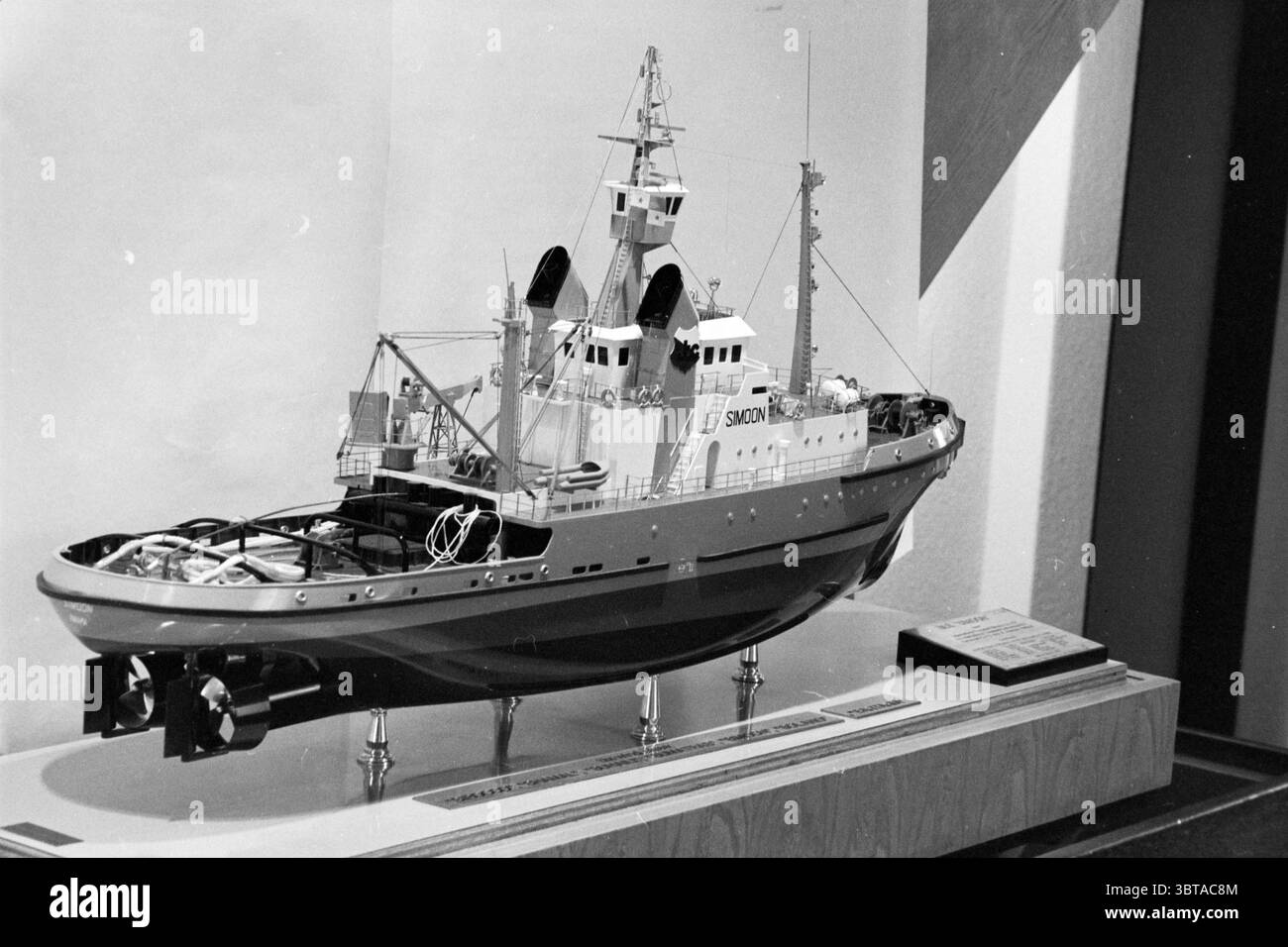 Stern bridge Black and White Stock Photos & Images - Alamy