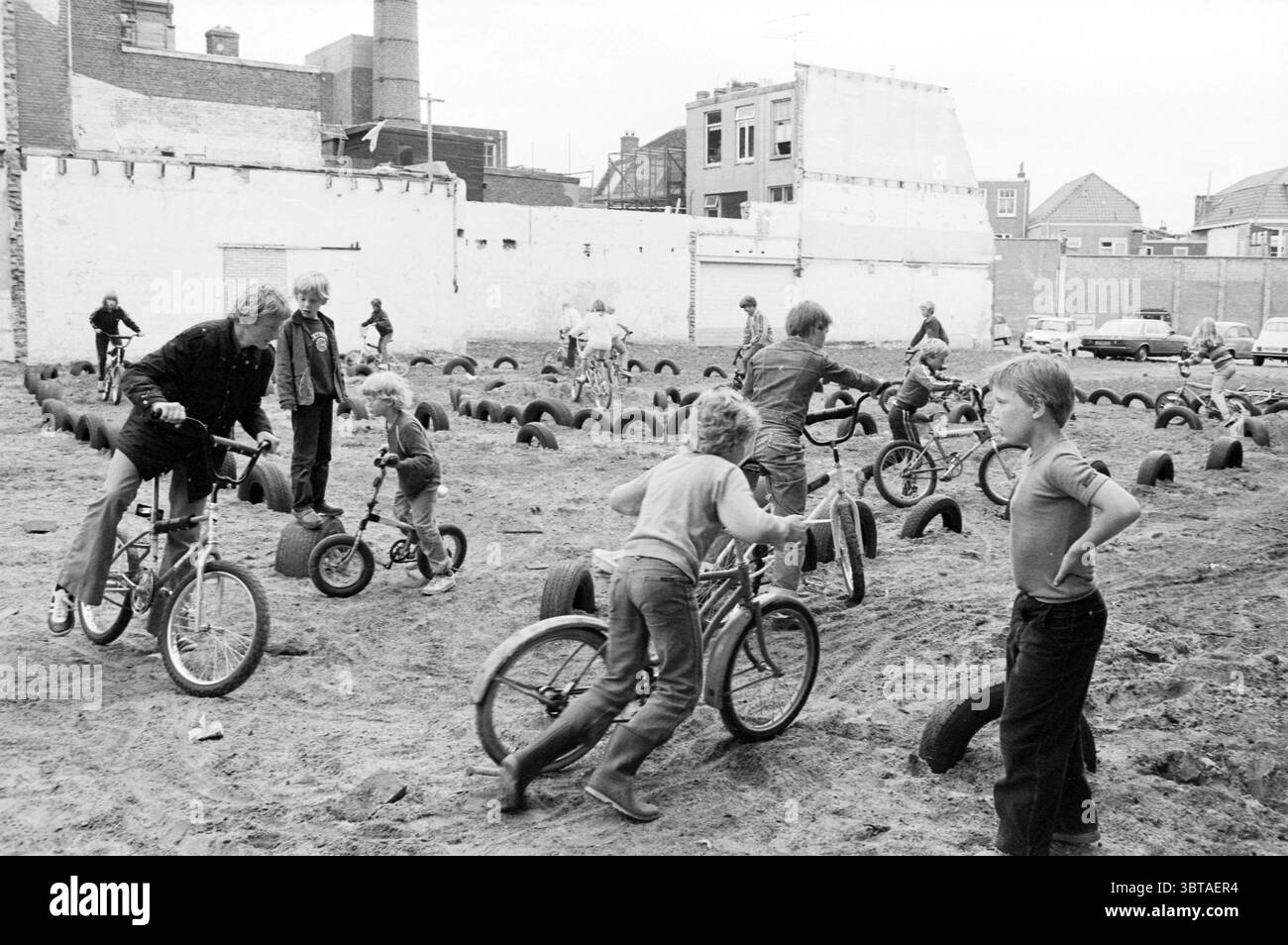 Girls can Black and White Stock Photos & Images - Alamy