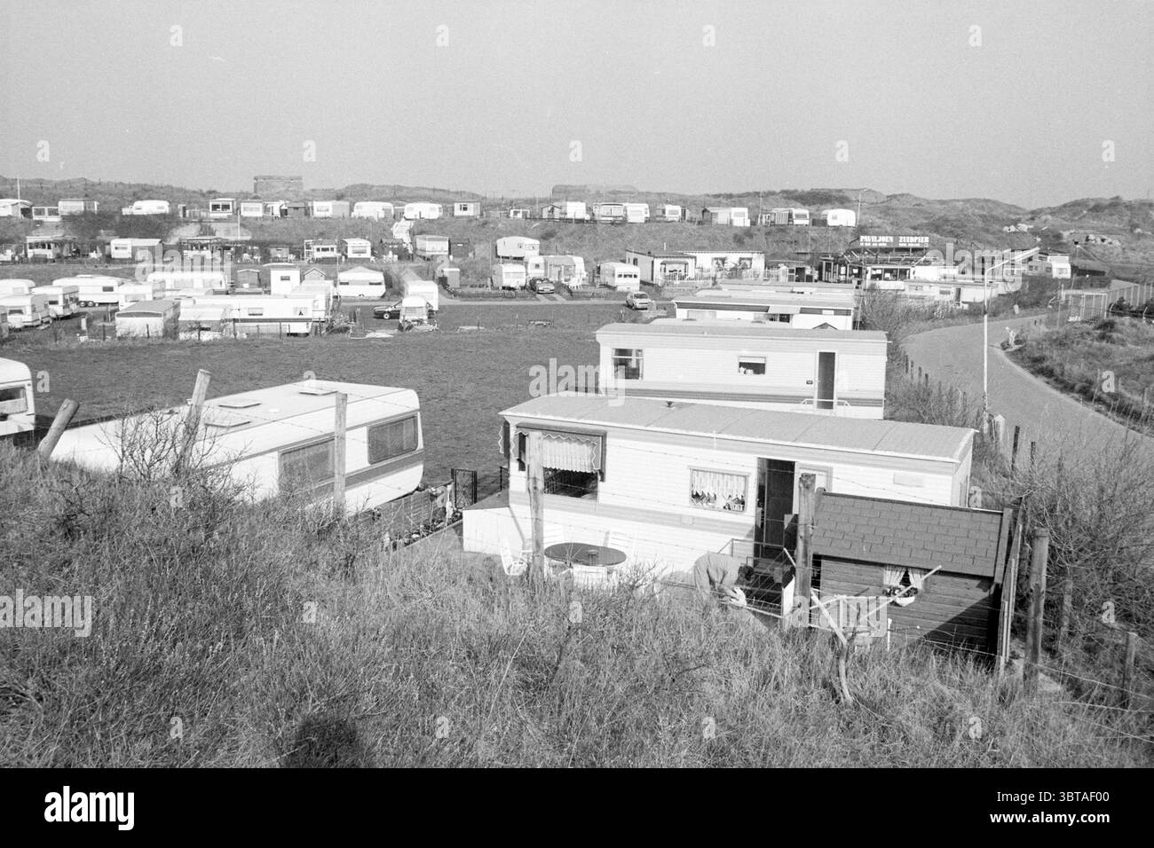 Sprawling caravan park set hi-res stock photography and images - Alamy