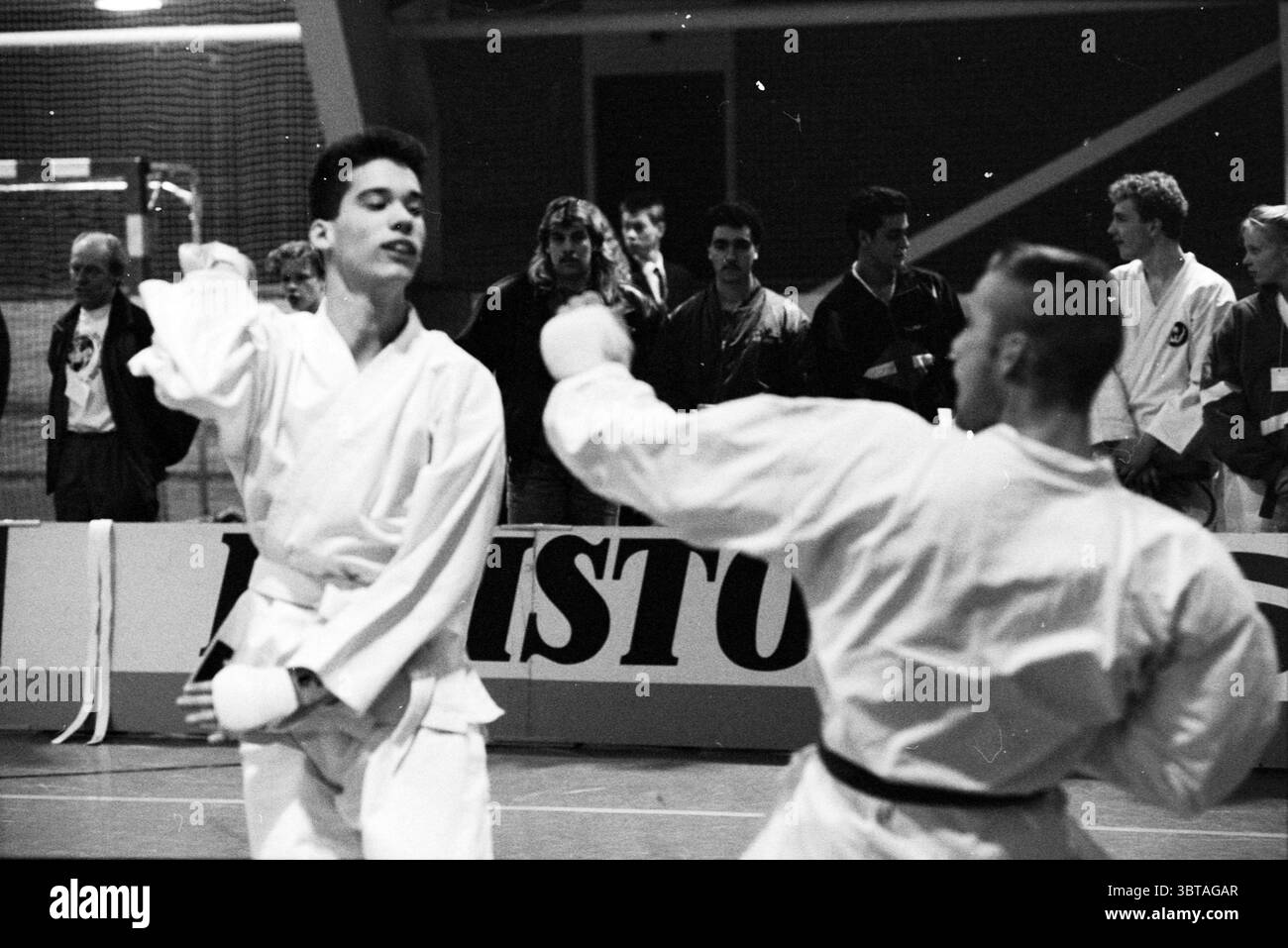 Traditional karate gis hi-res stock photography and images - Alamy