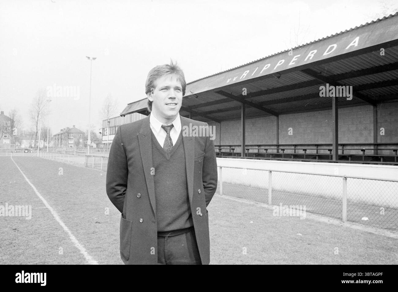 Duncan Pratt vv Ripperda Football people and trainers, Whizgle News ...