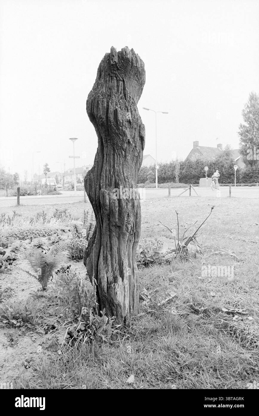 Monument old beam in garden Heemskerk Heemskerk, Whizgle News, Dutch ...