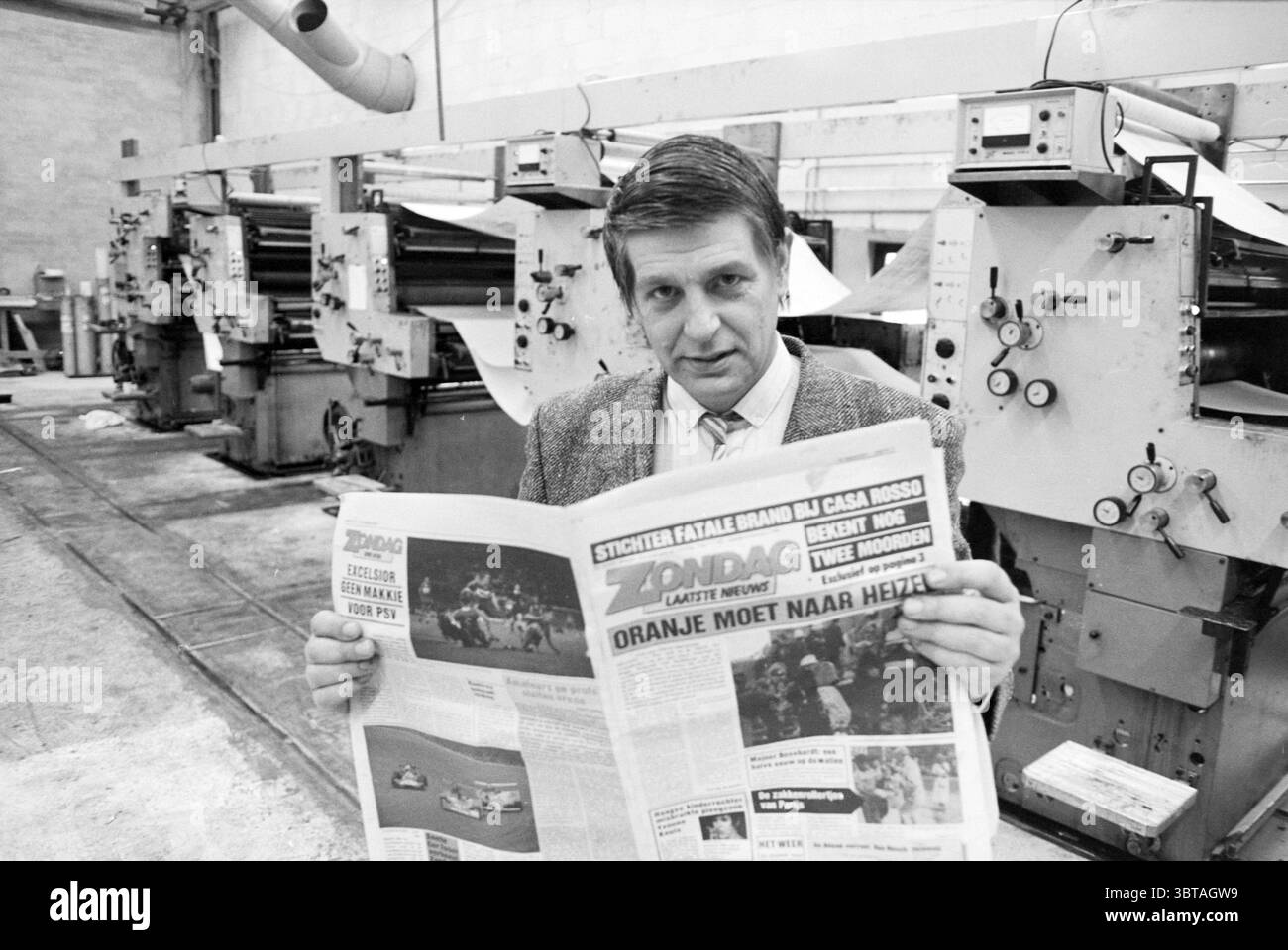 Row of newspaper stands Black and White Stock Photos & Images - Alamy