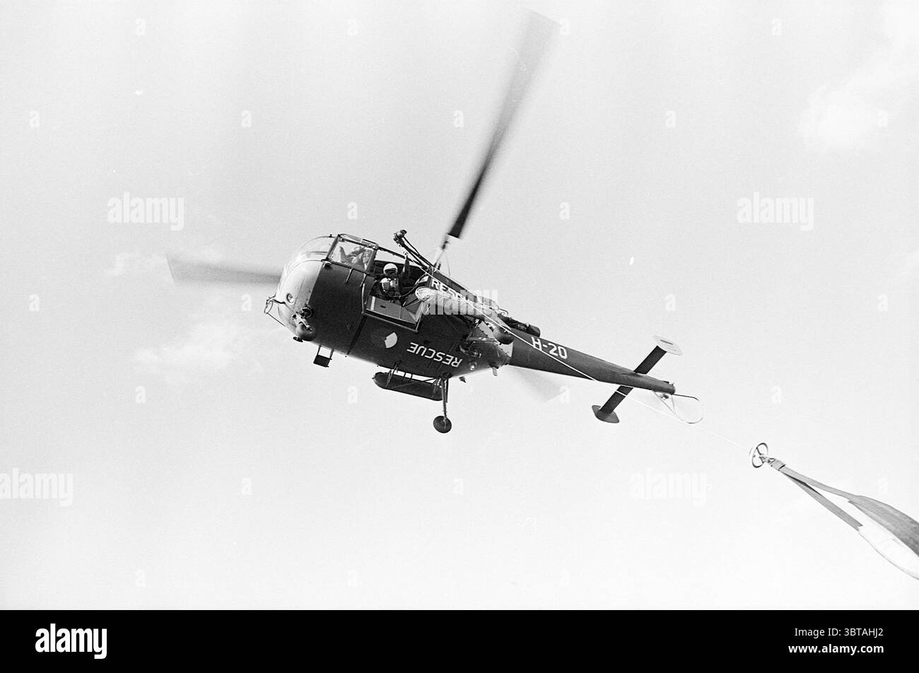 Helicopter dominates hi-res stock photography and images - Alamy