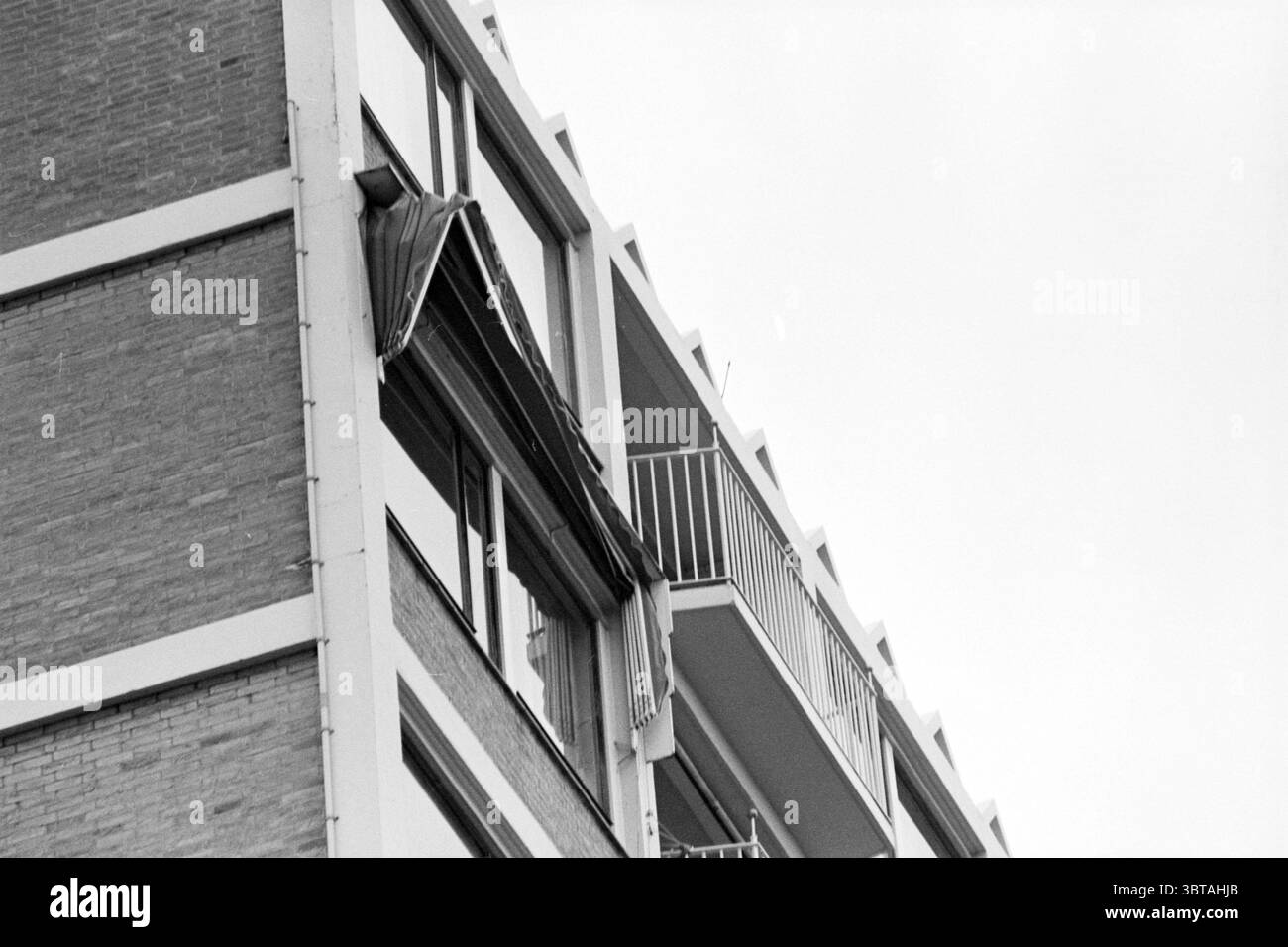 Prominent balcony juts hi-res stock photography and images - Alamy