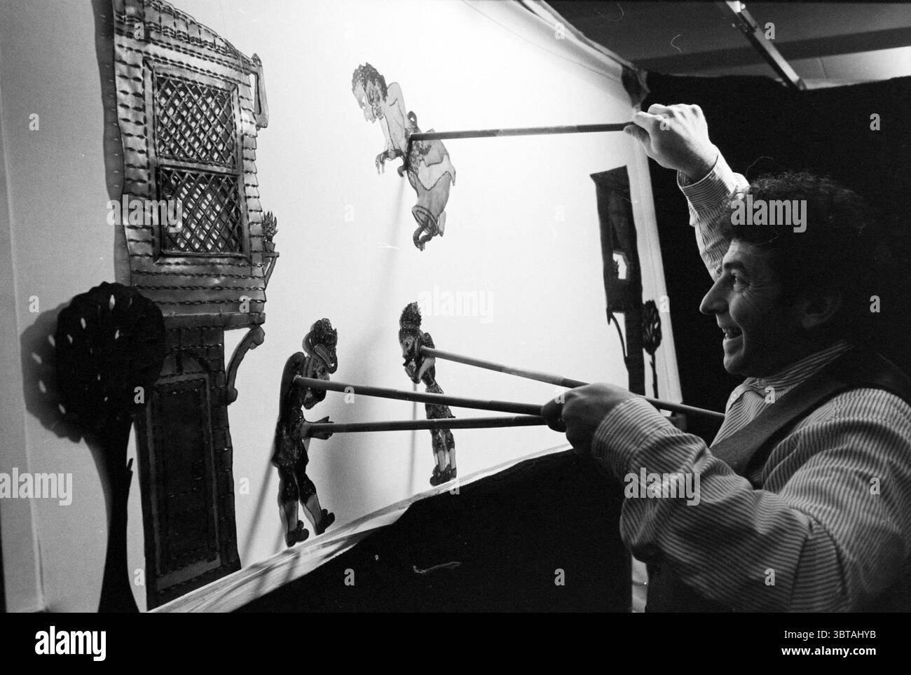 Screen performer Black and White Stock Photos & Images - Alamy