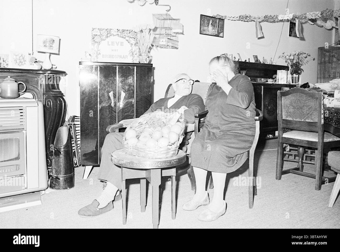 Small red apples in Black and White Stock Photos & Images - Alamy