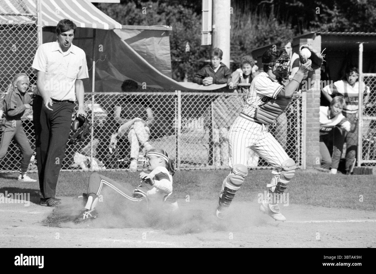 Full catchers uniform hi-res stock photography and images - Alamy