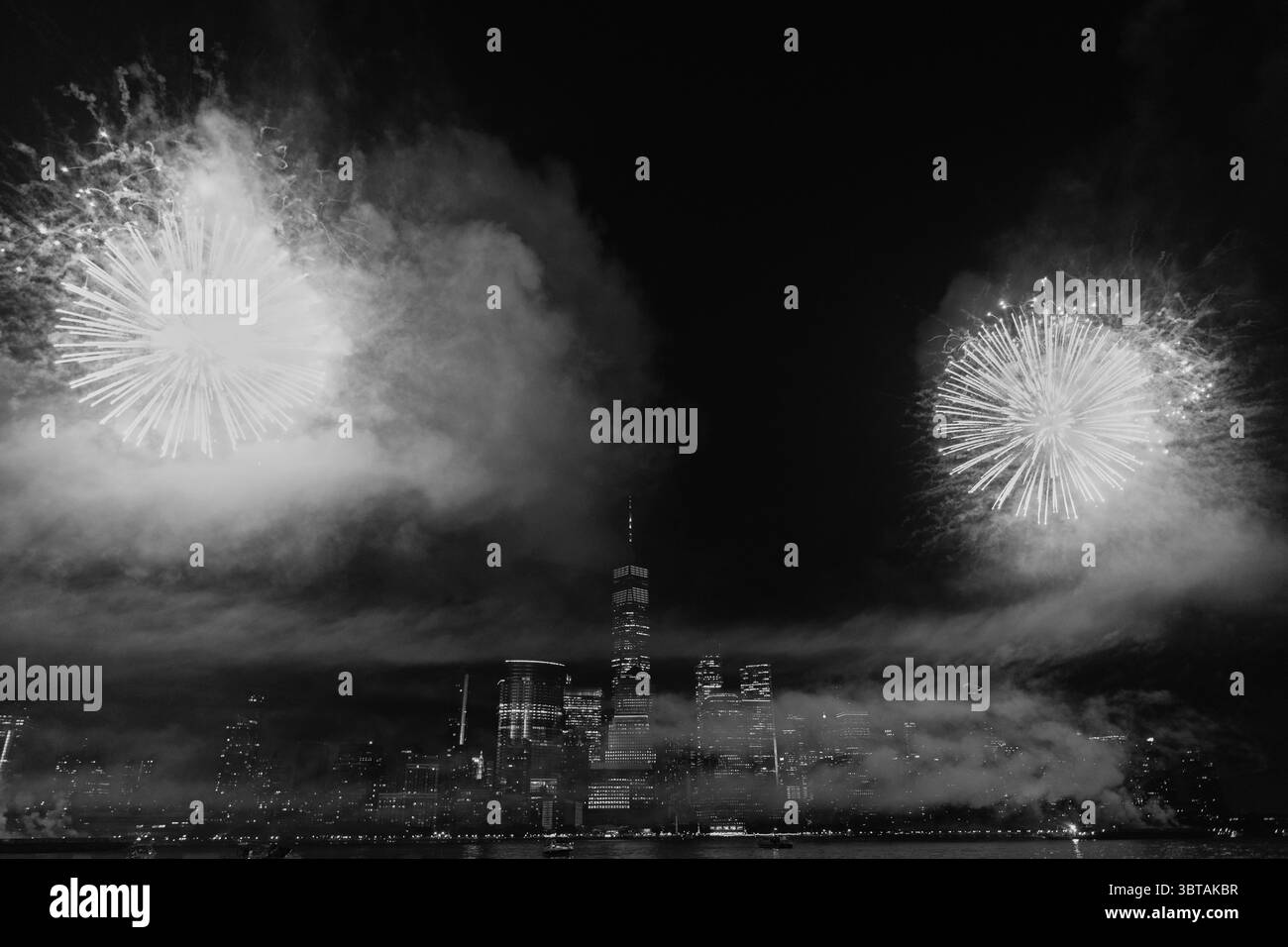 New York Manhattan fireworks. New York Fireworks over Manhattan. New ...