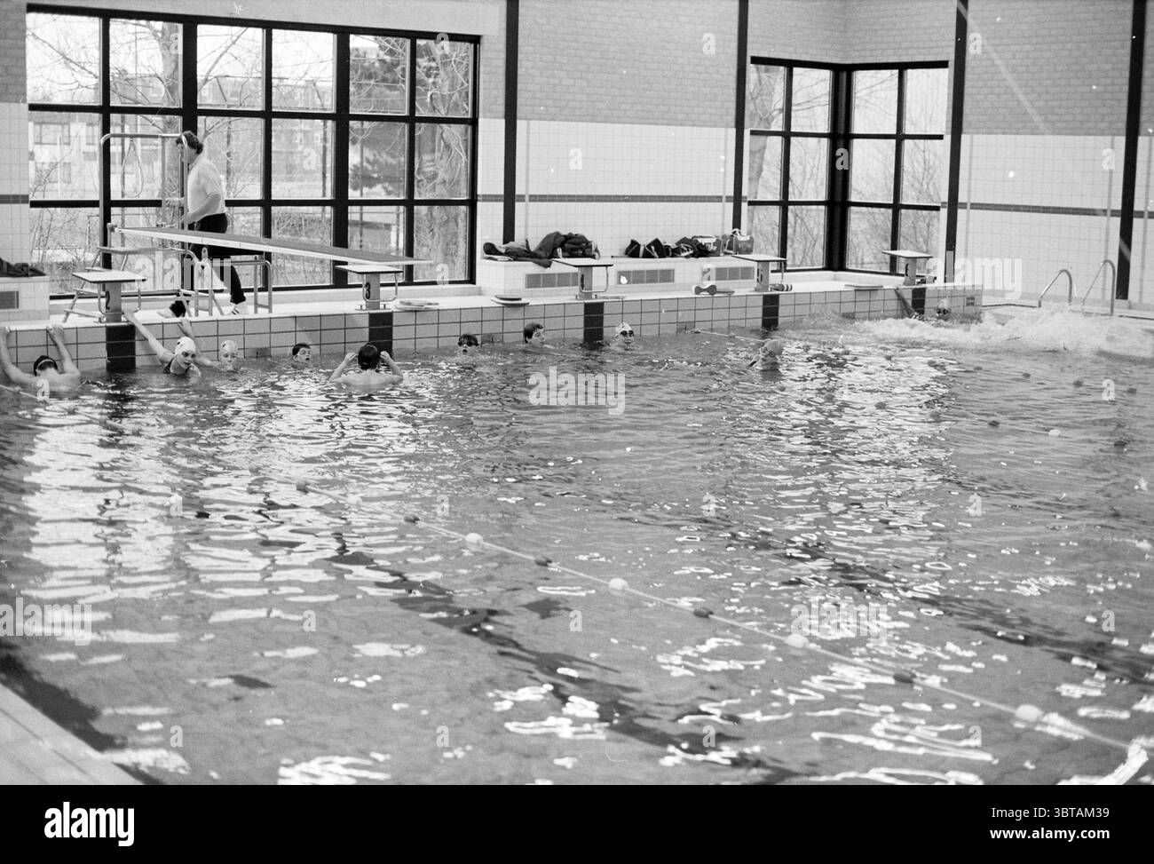 Shiny metal diving boards hi-res stock photography and images - Alamy