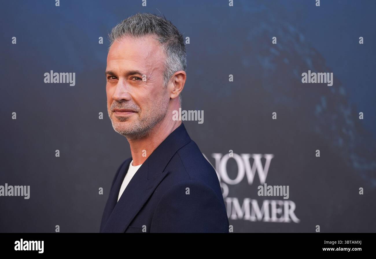 Freddie Prinze Jr., a cast member in "I Know What You Did Last Summer ...
