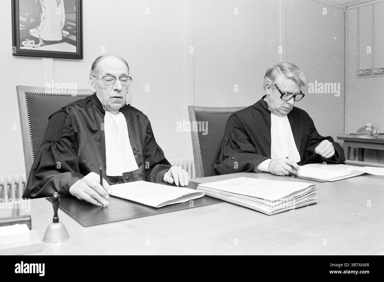 Judge dressed in solemn black hi-res stock photography and images - Alamy