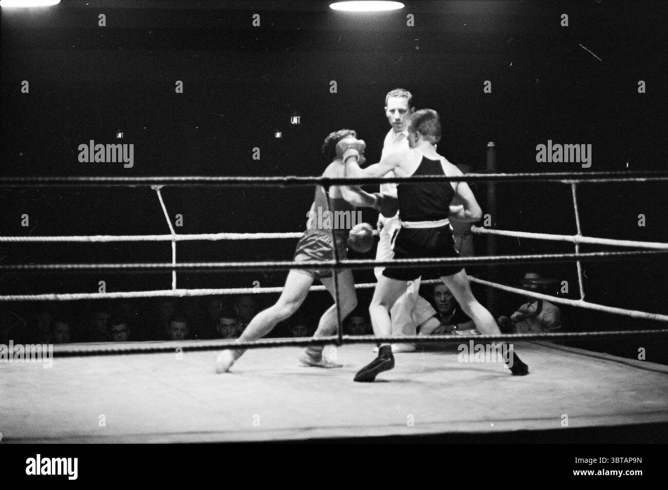 Black shorted fighter hi-res stock photography and images - Alamy