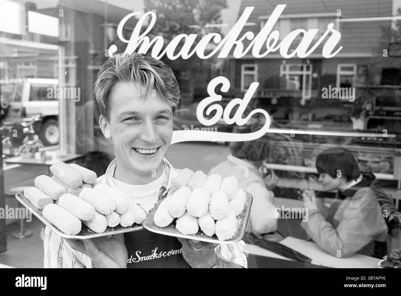 Snack texture background crispy Black and White Stock Photos & Images ...