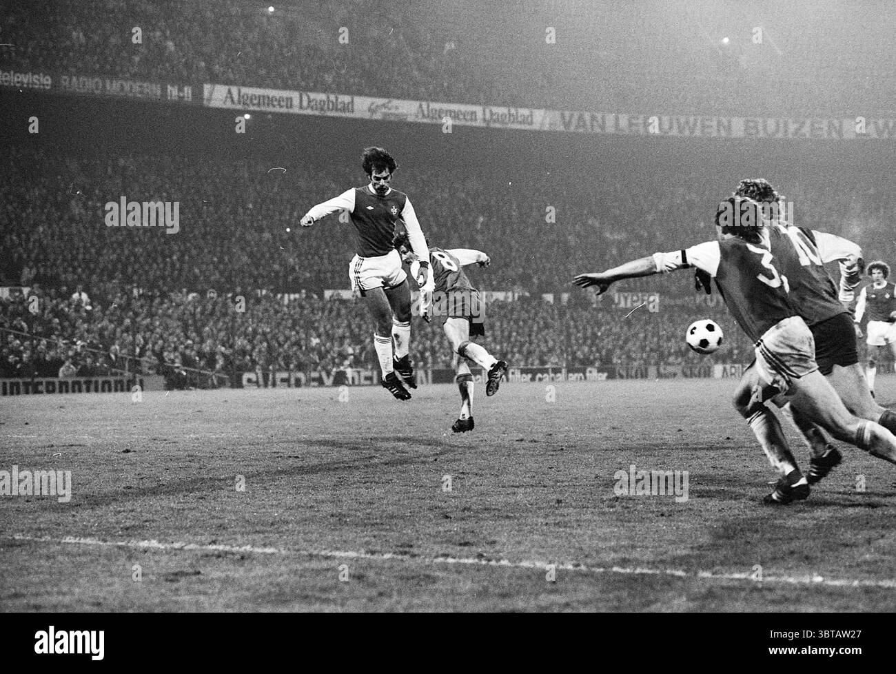 Player gracefully leaping hi-res stock photography and images - Alamy