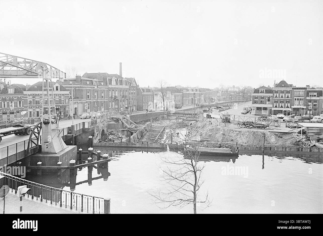Landscape buildings left bridge Black and White Stock Photos & Images ...