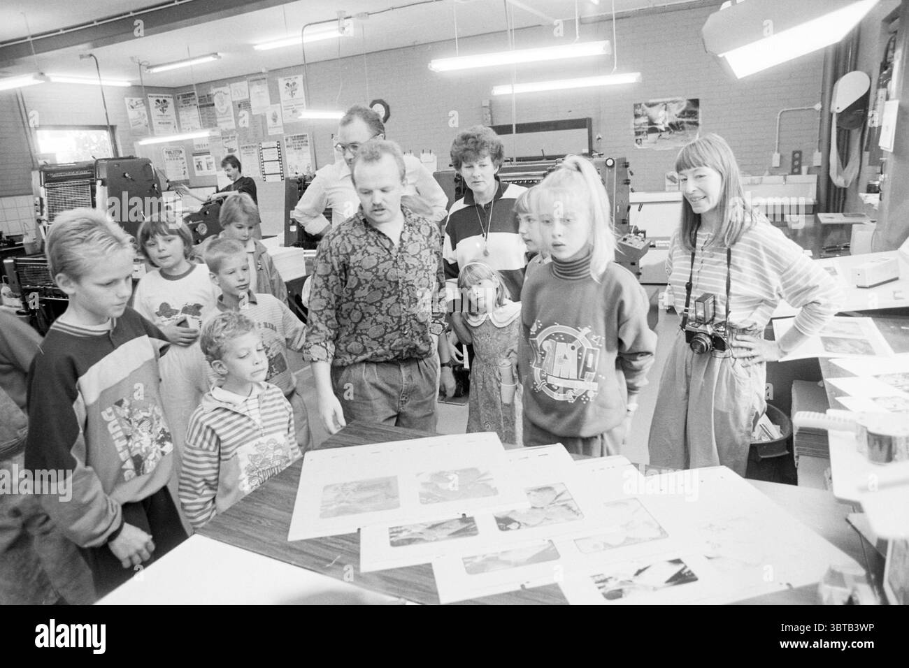 Busy classroom Black and White Stock Photos & Images - Alamy