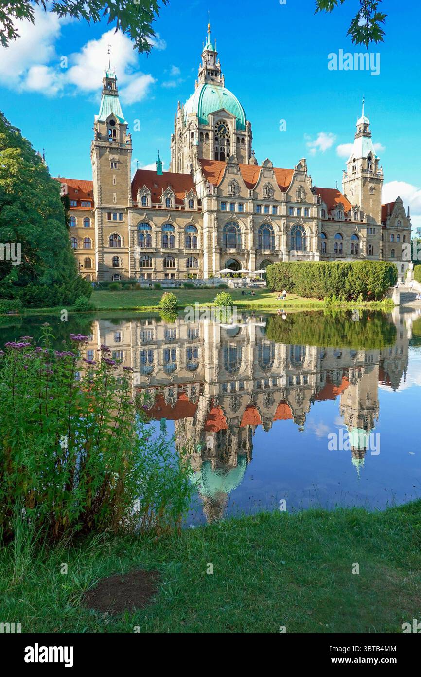 Das Neue Rathaus in Hannover - Sitz vom OB - gesehen am 13.07.2025 ...