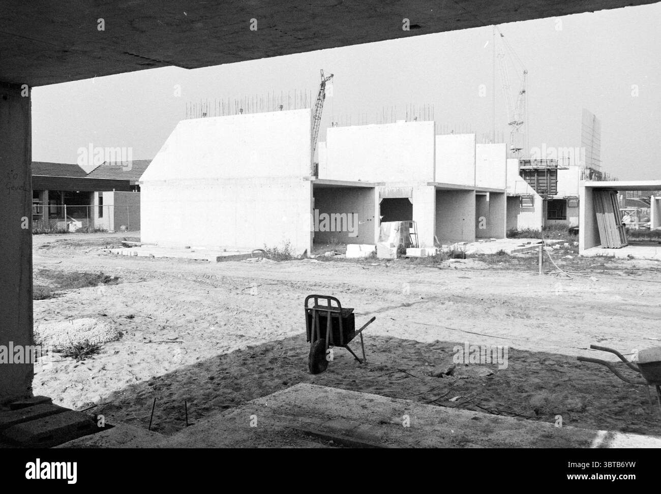 Scene unfinished industrial building made hi-res stock photography and ...