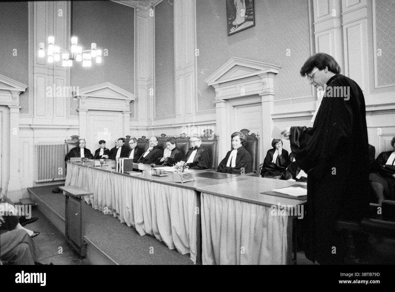 Judges wearing black robes hi-res stock photography and images - Alamy