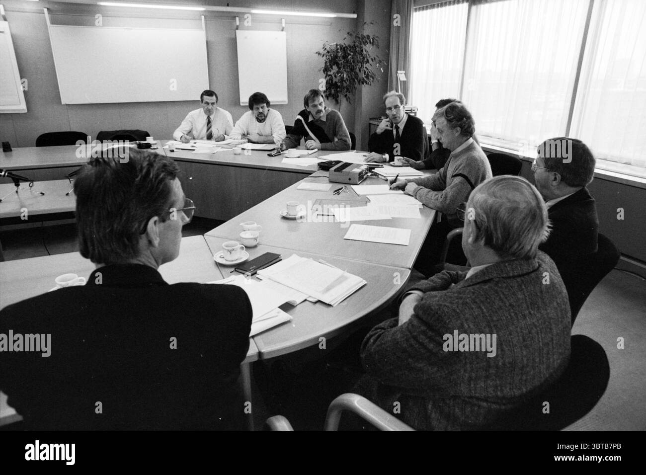 Postures conveys focus hi-res stock photography and images - Alamy