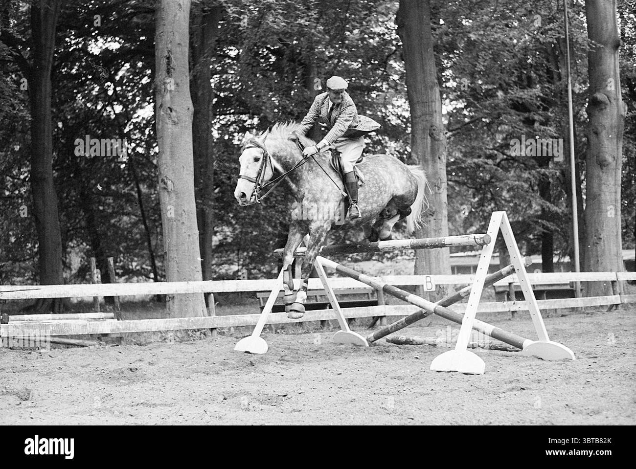 Closely focused Black and White Stock Photos & Images - Alamy