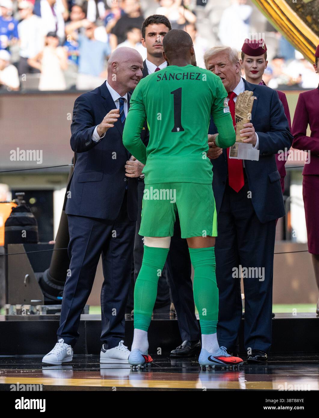 FIFA President Gianni Infantino and President Donald Trump present ...