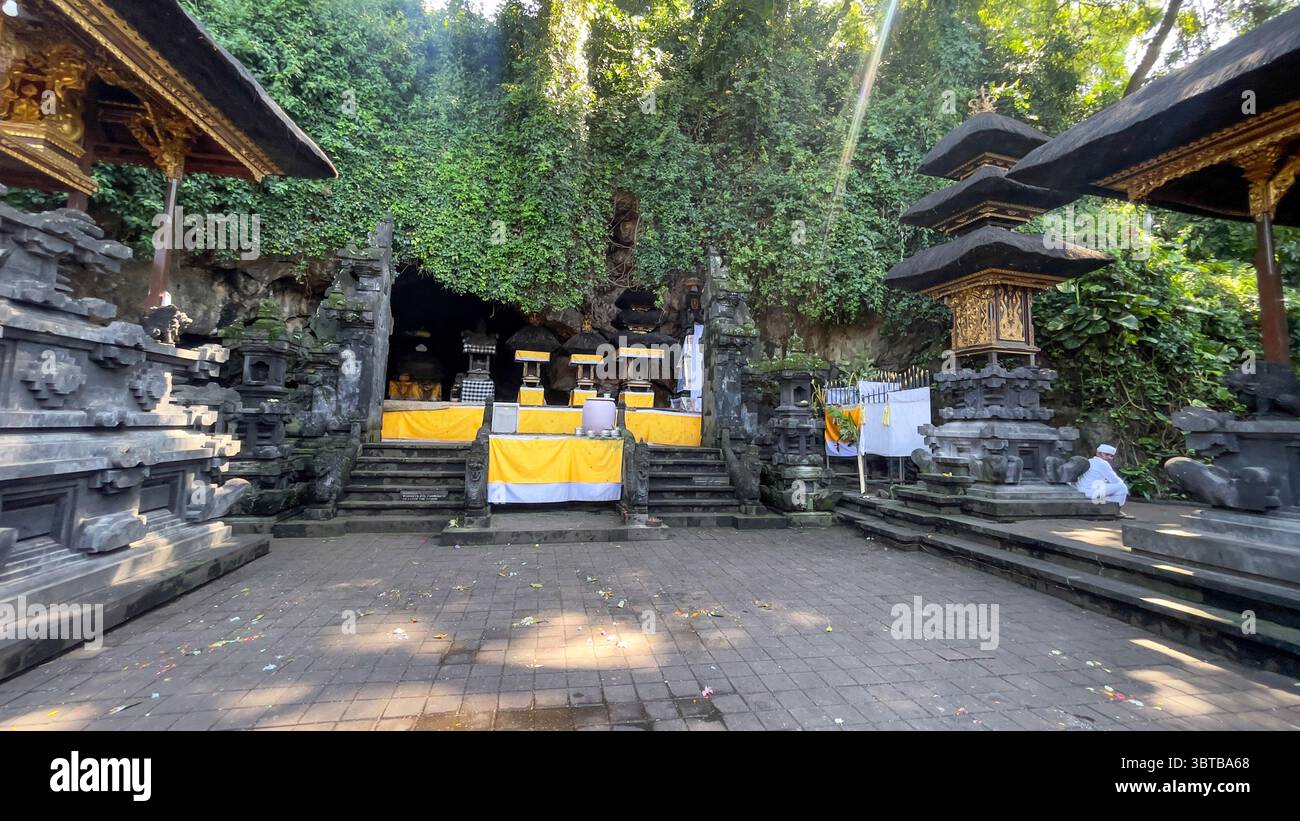 Hindu culture on display the the famous traditional Bat temple Stock ...