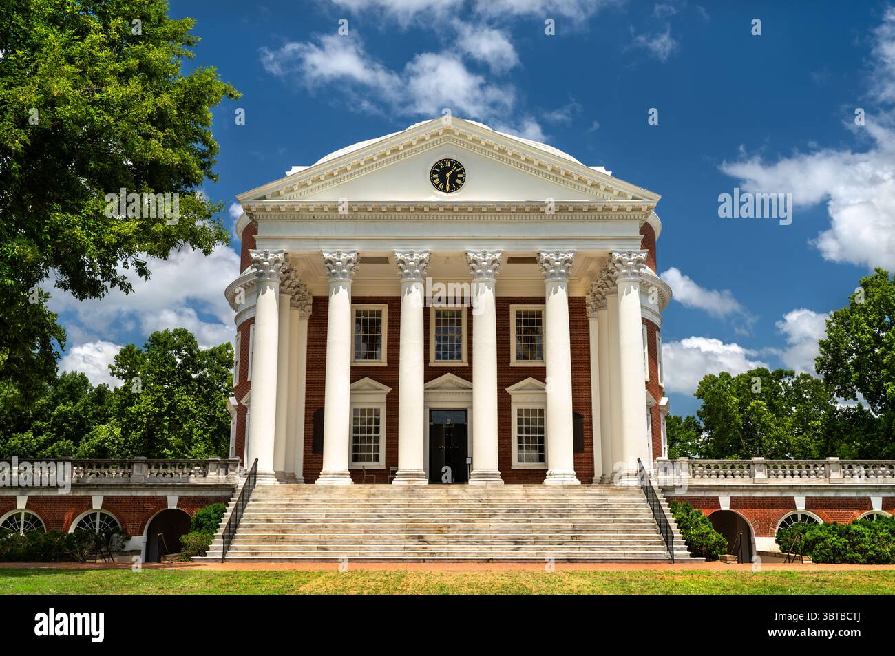 The Rotunda at the University of Virginia in Charlottesville, designed ...