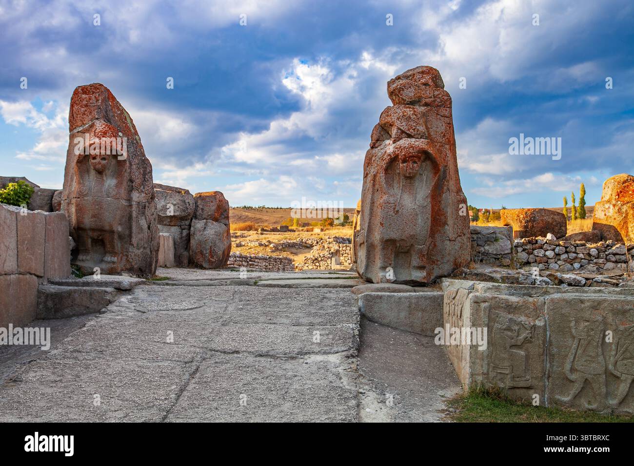 The Sphinx Gate at Alaca Höyük, an ancient Neolithic and Hittite ...