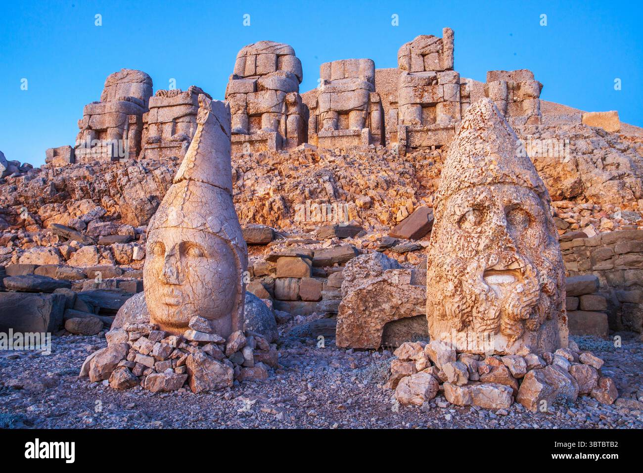 Statues of gods at the top of Nemrut Dagi mountain, Turkey Stock Photo ...