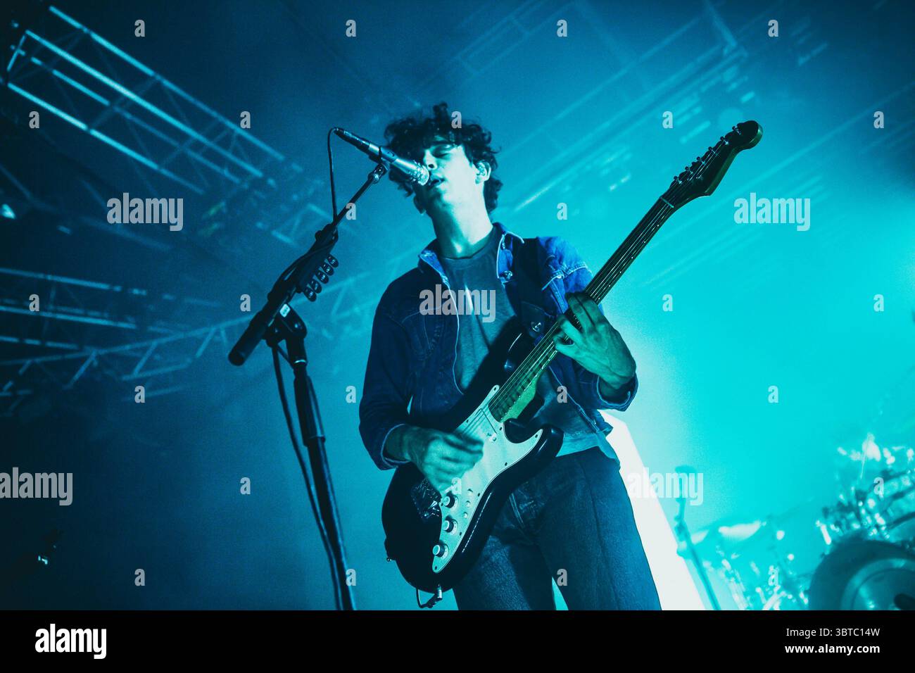 The 1975 frontman hi-res stock photography and images - Alamy