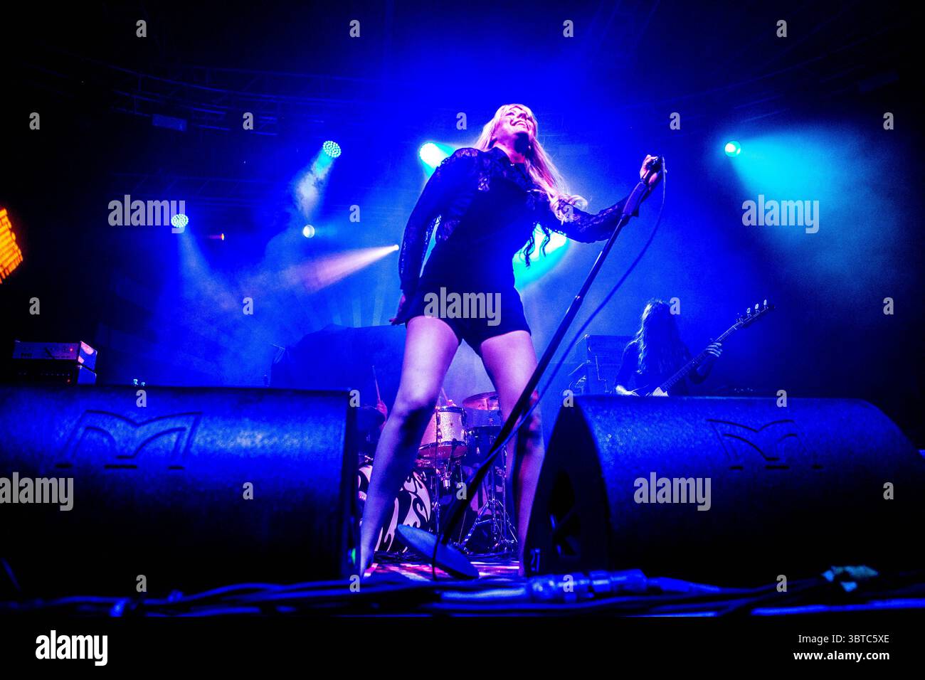 Blues pills singer hi-res stock photography and images - Alamy