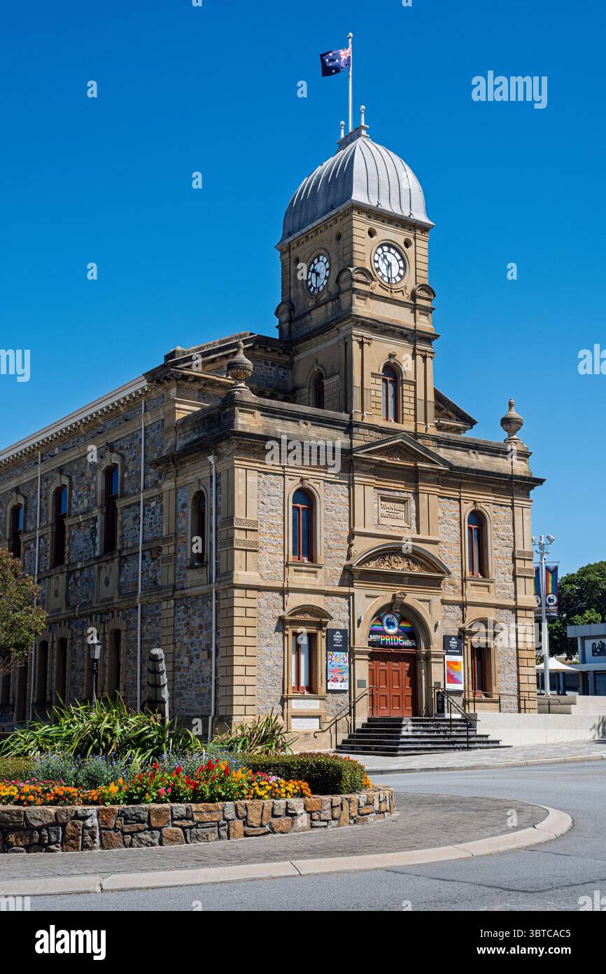 Albany city hall hi-res stock photography and images - Alamy