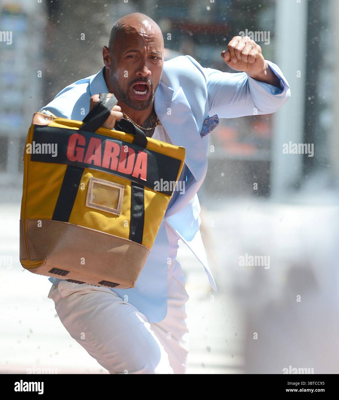 The rock wwe ring hi-res stock photography and images - Alamy