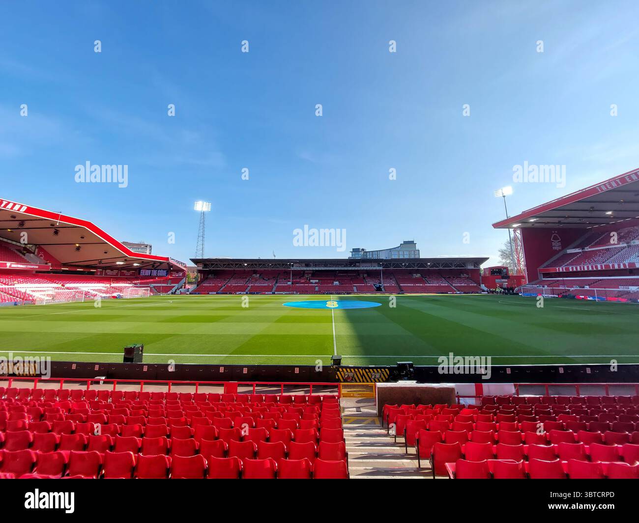 Nottingham forest football club hi-res stock photography and images - Alamy