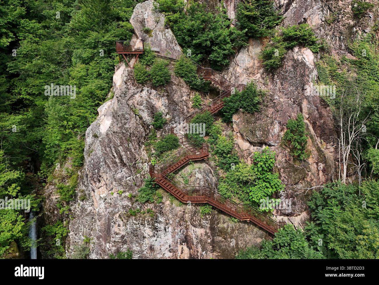 Hier der Blick auf die Rastenbachklamm bei Kaltern am Kalterer See ...
