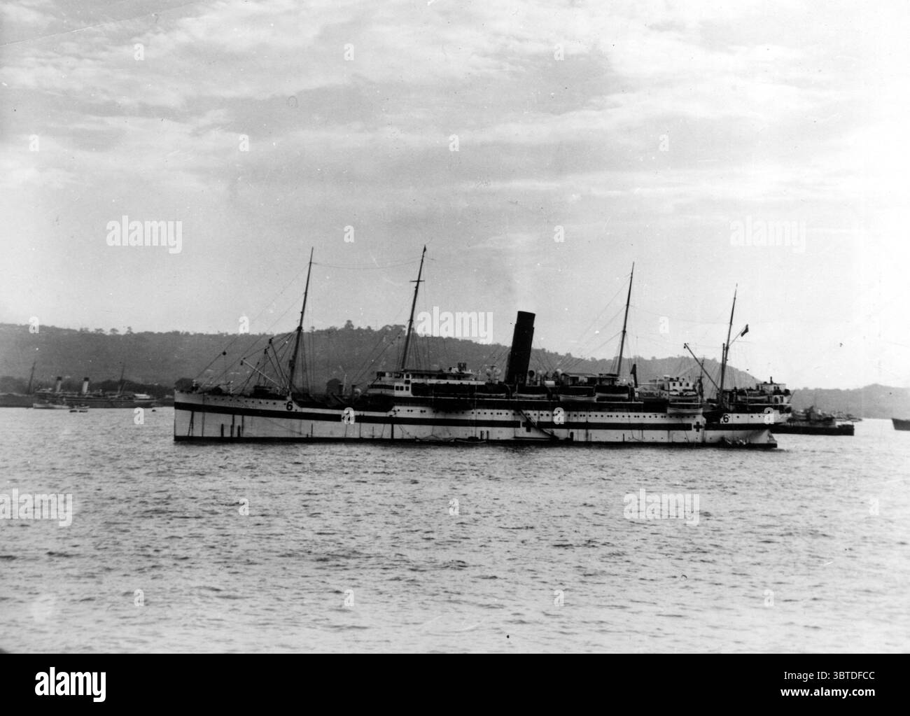 HMS Oxfordshire a British Royal Navy hospital ship ( HMHS ) in both WWI ...