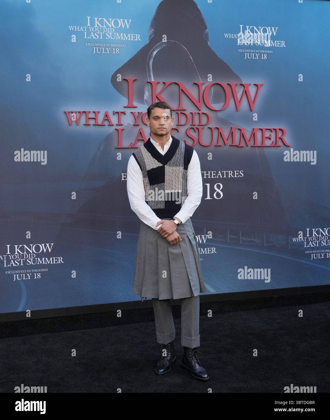 Tyriq Withers arrives at the Columbia Pictures' "I KNOW WHAT YOU DID ...