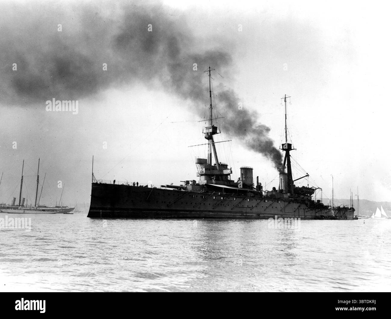 Ships hms indomitable hi-res stock photography and images - Alamy