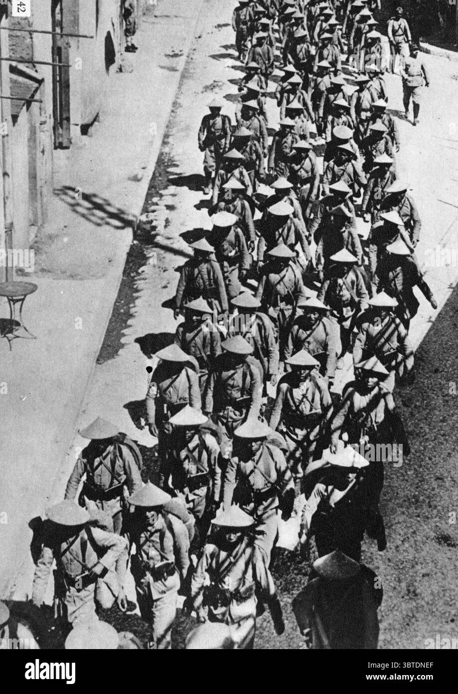 French soldier hat Black and White Stock Photos & Images - Alamy