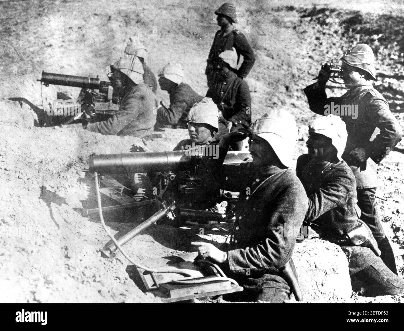 Turkish machine gunners in action Palestine Front Stock Photo - Alamy