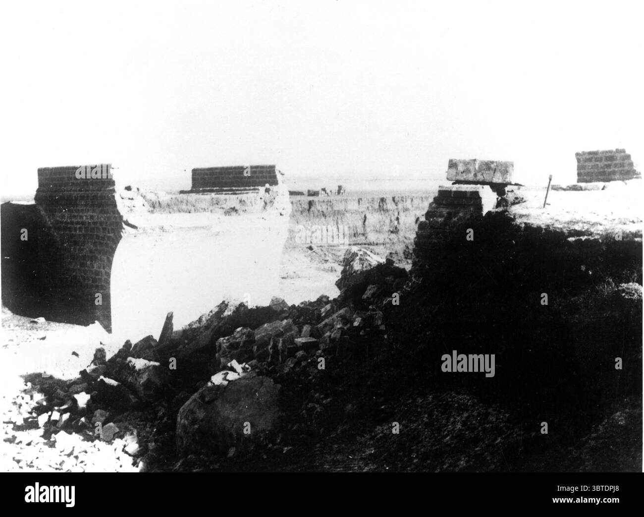 Third battle of Gaza Bridge across the Wadi Hesi , 8 miles north of ...