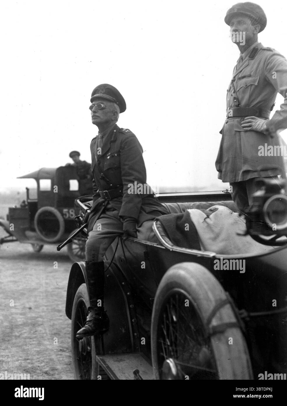 General Marshall , commanding Mesopotamian Expeditionary force with ...