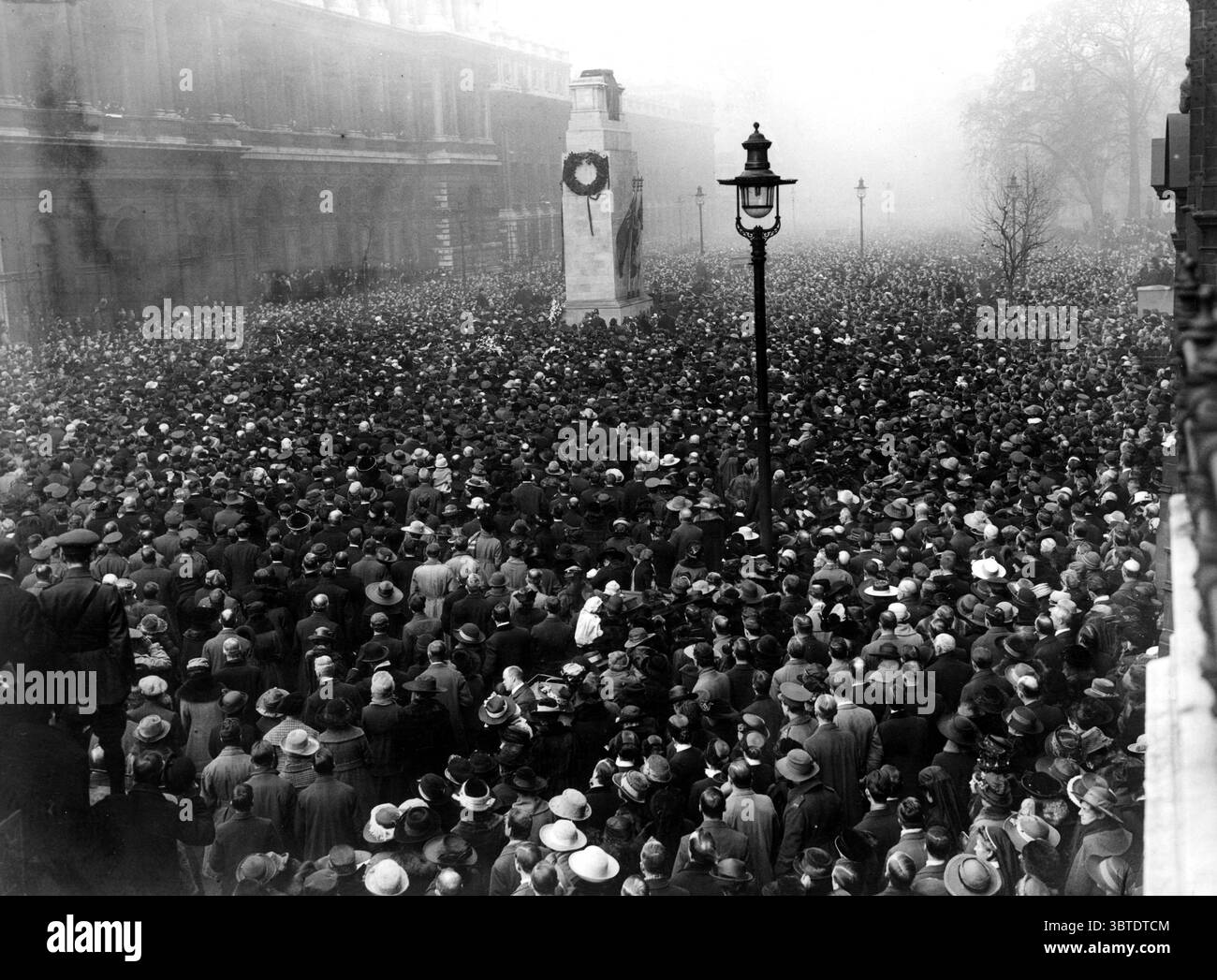 Anniversary of Armistice day at the Cenotaph , London 11 O ' Clock . 11 ...