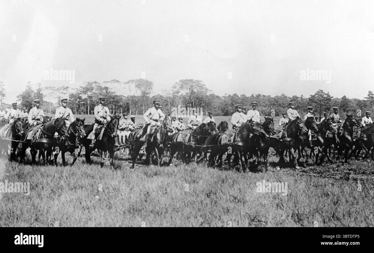 Japanese artillery during the first world war . 1914 - 1918 Stock Photo ...