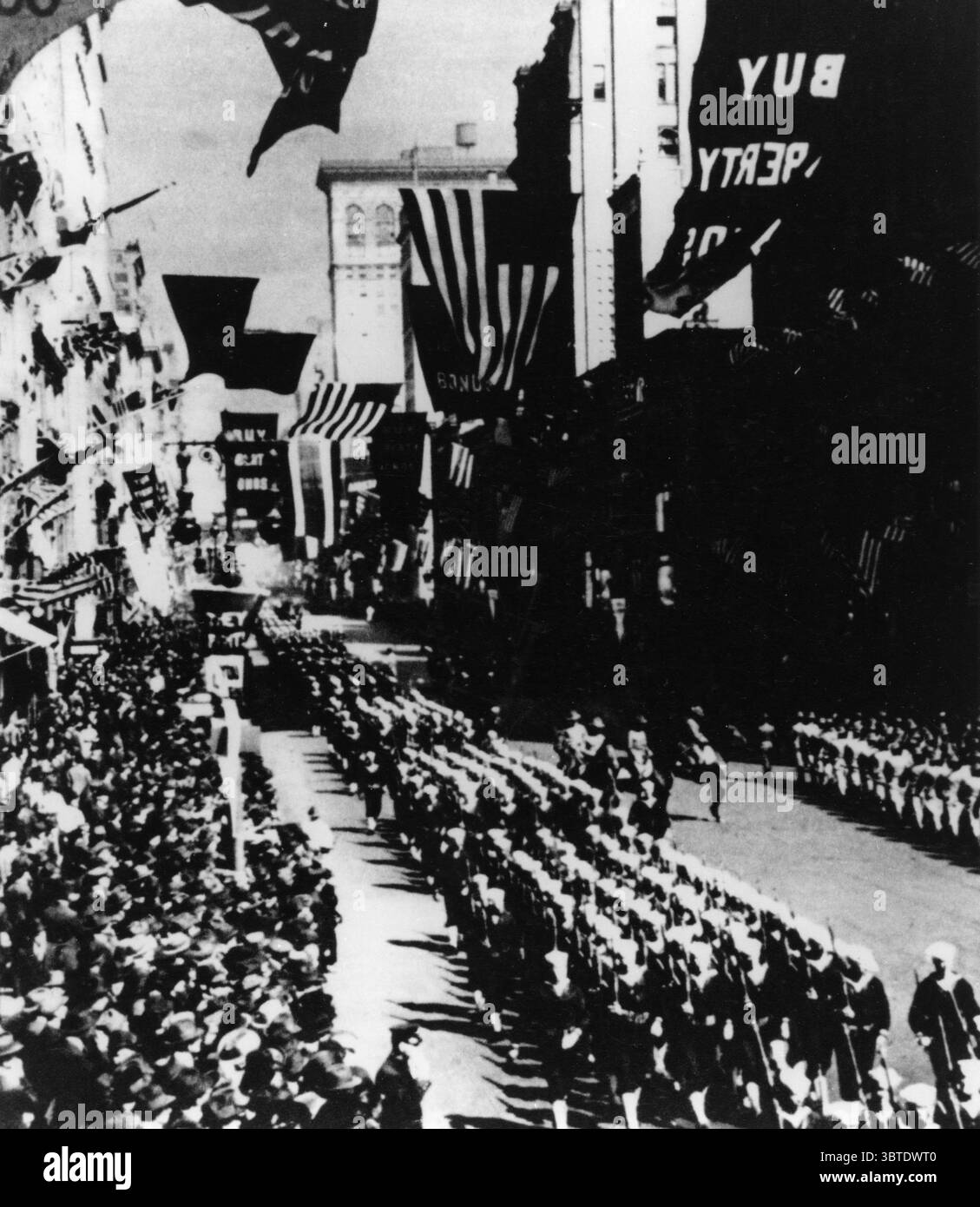 World war 1 victory parade Black and White Stock Photos & Images - Alamy